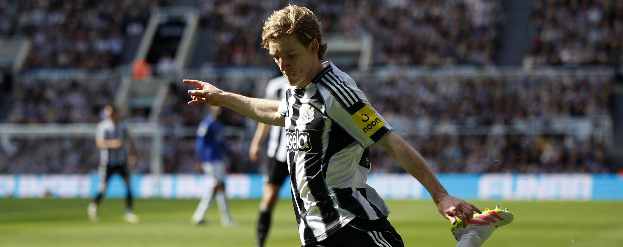 Arsenal eye £80m Gordon: Fans divided on shock transfer? | FootballPlace