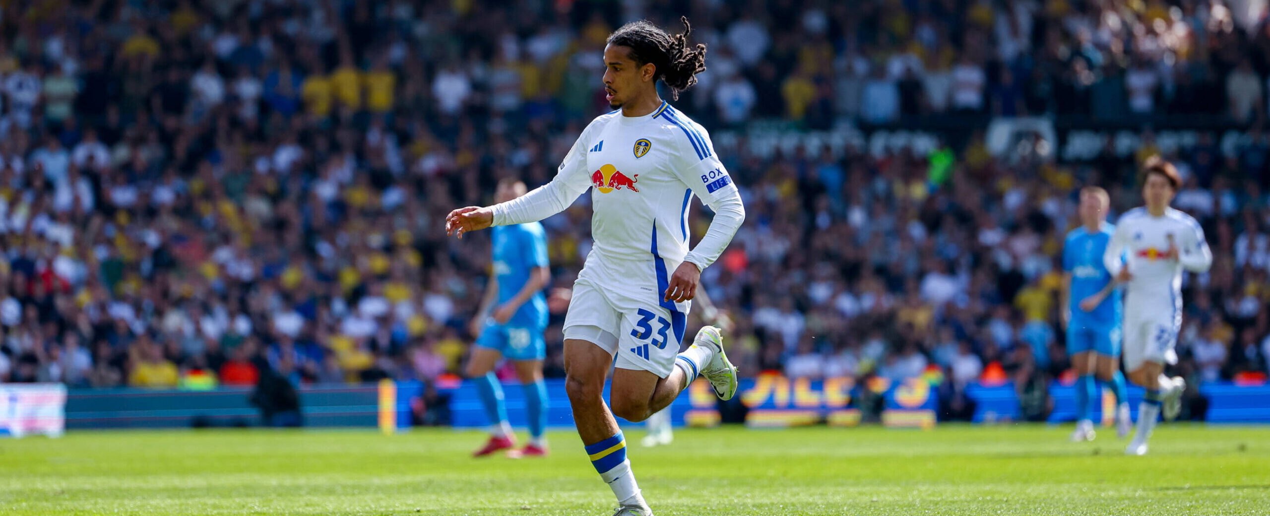 Isaac Schmidt set for Leeds United exit amid World Cup ambitions ...